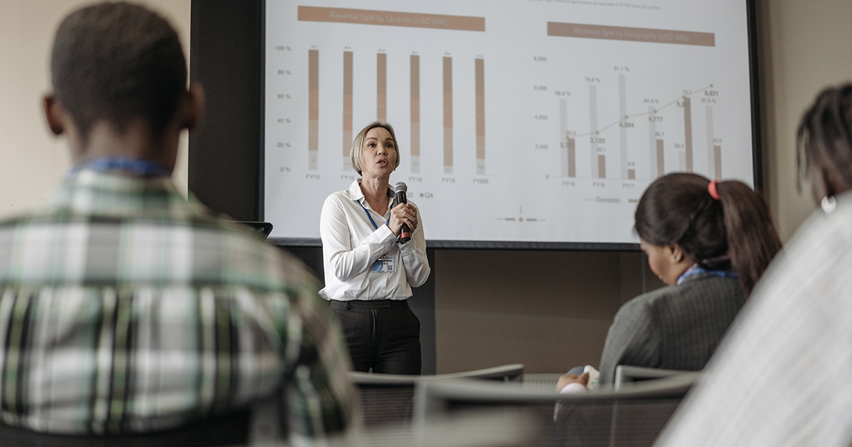 How to Choose an Inspiring Keynote Speaker for Schools